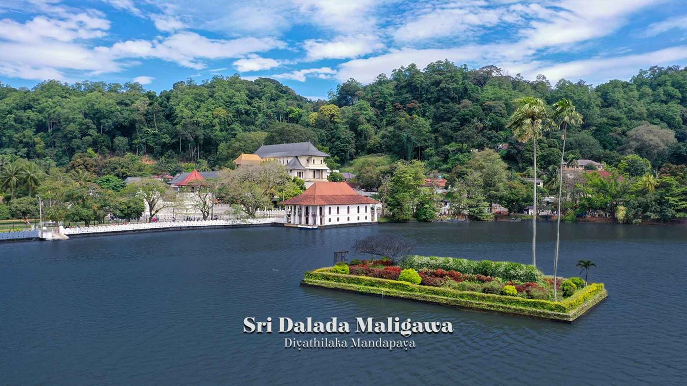 Sri Dalada Maligawa View From Kandy Lake - Sri Dalada Maligawa - Temple ...