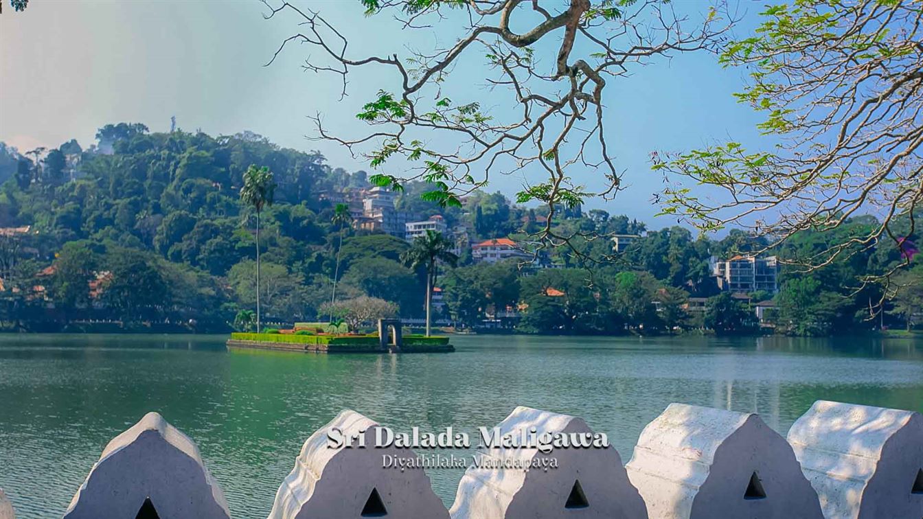 Sri Dalada Maligawa View From Kandy Lake - Sri Dalada Maligawa - Temple ...